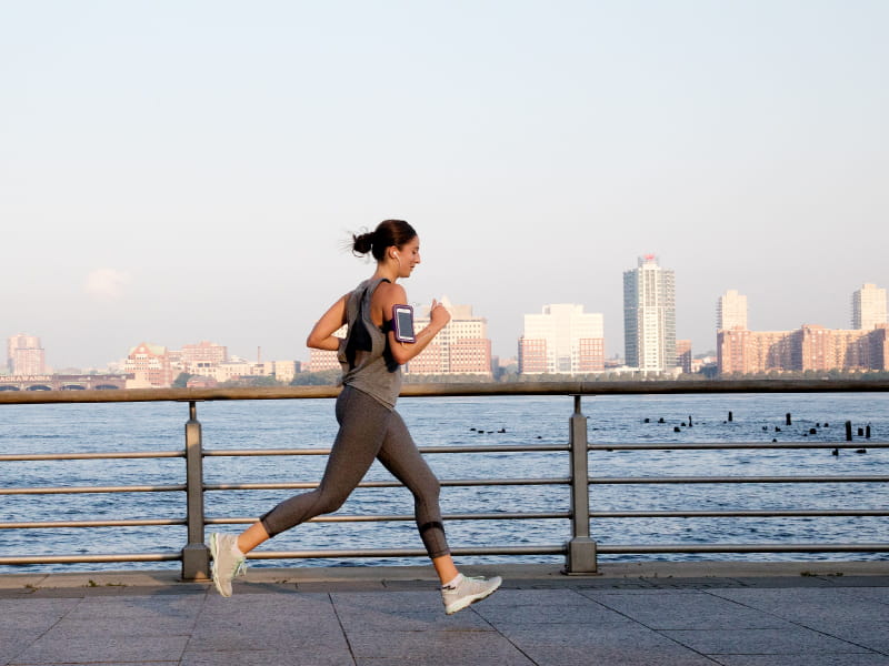 Regular exercise outpaces pollution's negative effects on blood ...