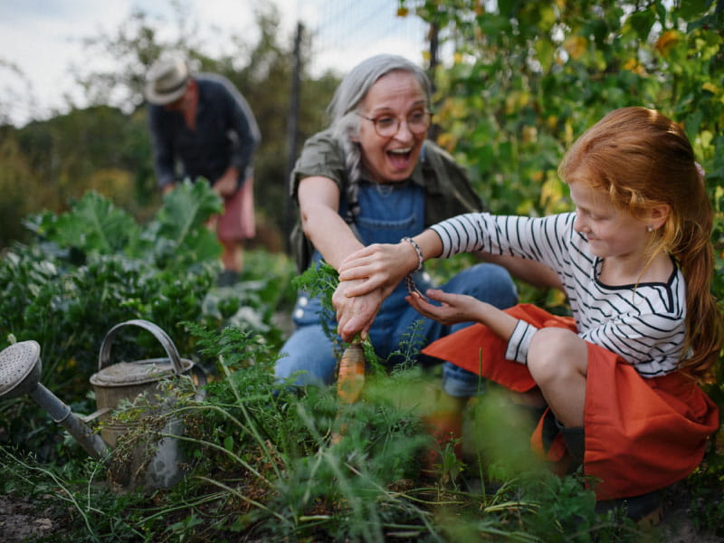 Help others, help yourself? Why volunteering can be good for you ...